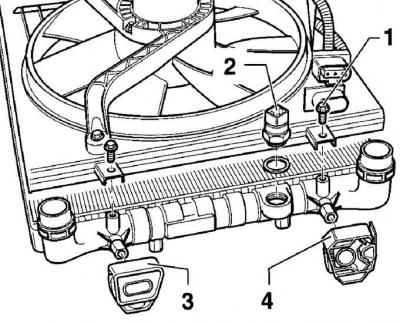Installing the radiator and fan (Volkswagen Golf 4 1997-2004 / Power ...