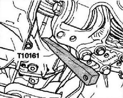 Removal and installation of the drive shaft with an internal joint of ...